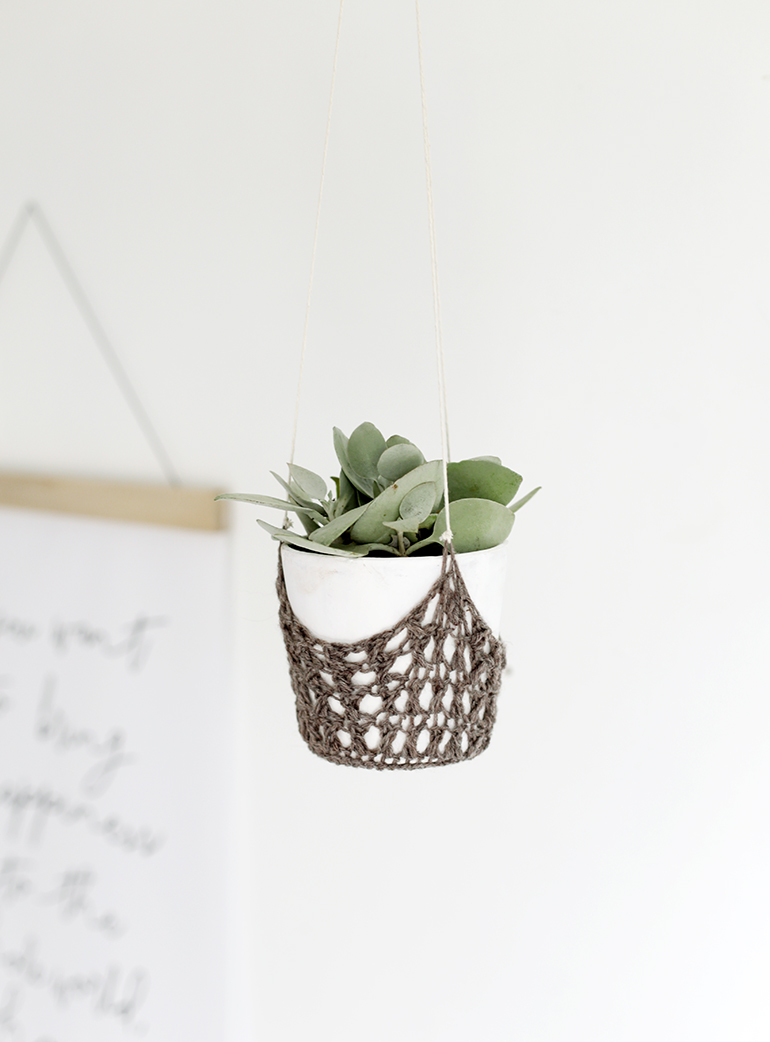 DIY Crochet Hanging Planter - The Merrythought