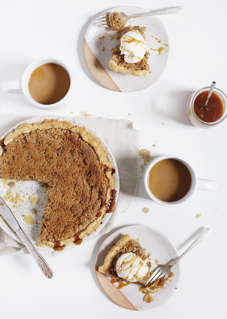 Apple Crumble Pie - The Merrythought