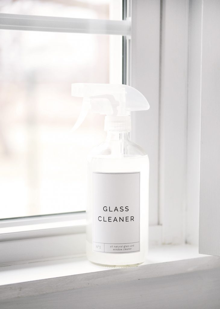 How to Make Homemade Glass and Window Cleaner