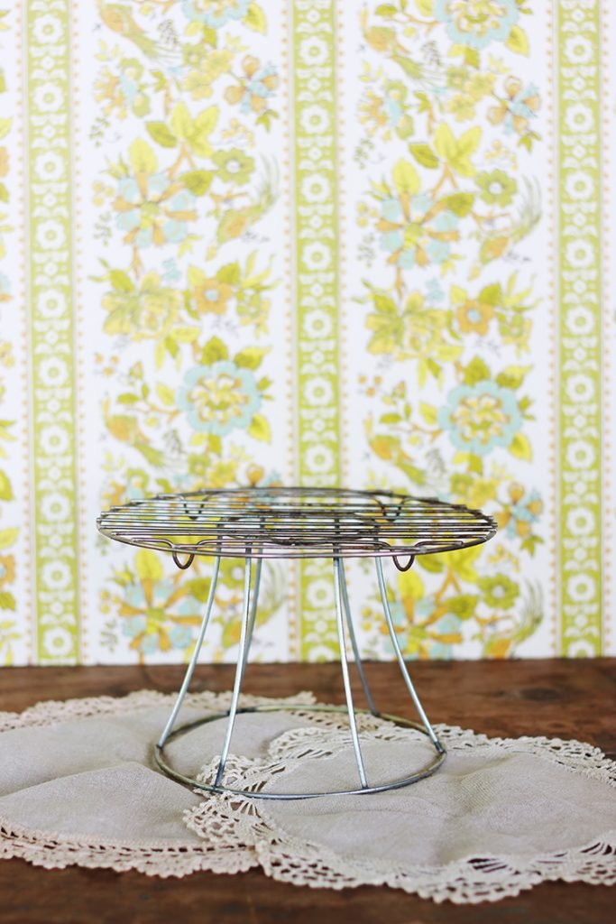 Wire Cake Stand. - The Merrythought